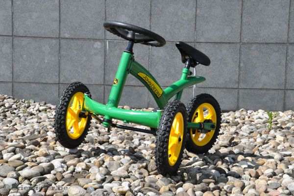 BERG John Deere Triggy | Driewieler.be